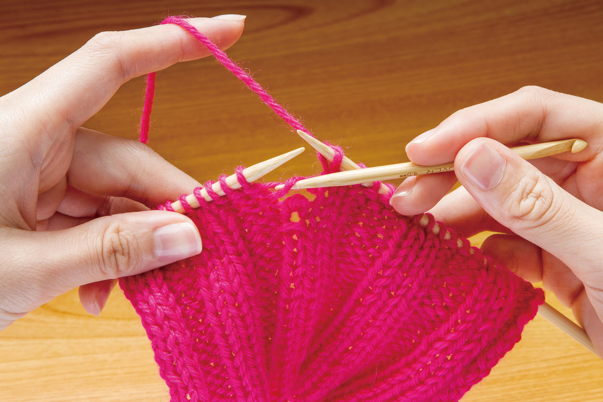 Clover Bamboo Knitting Repair Hooks (3009) – Fully Woolly Yarns